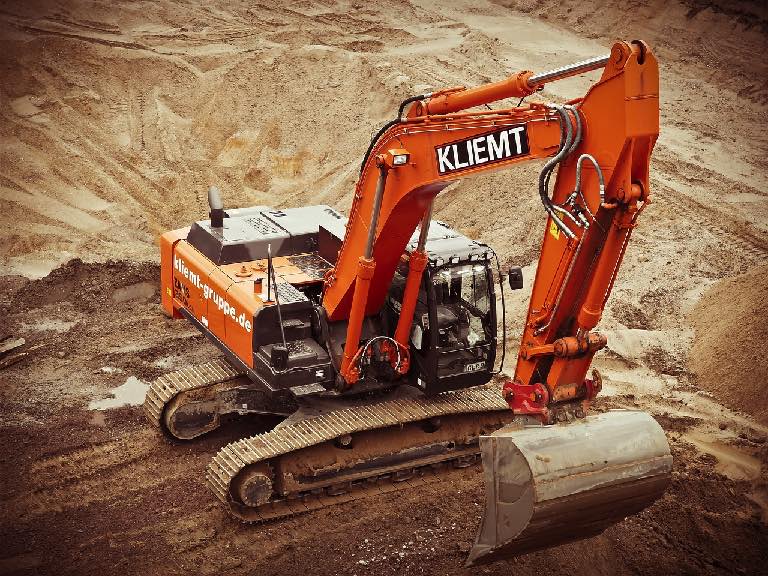 Maintaining safety around mobile plant onsite: a quick guide